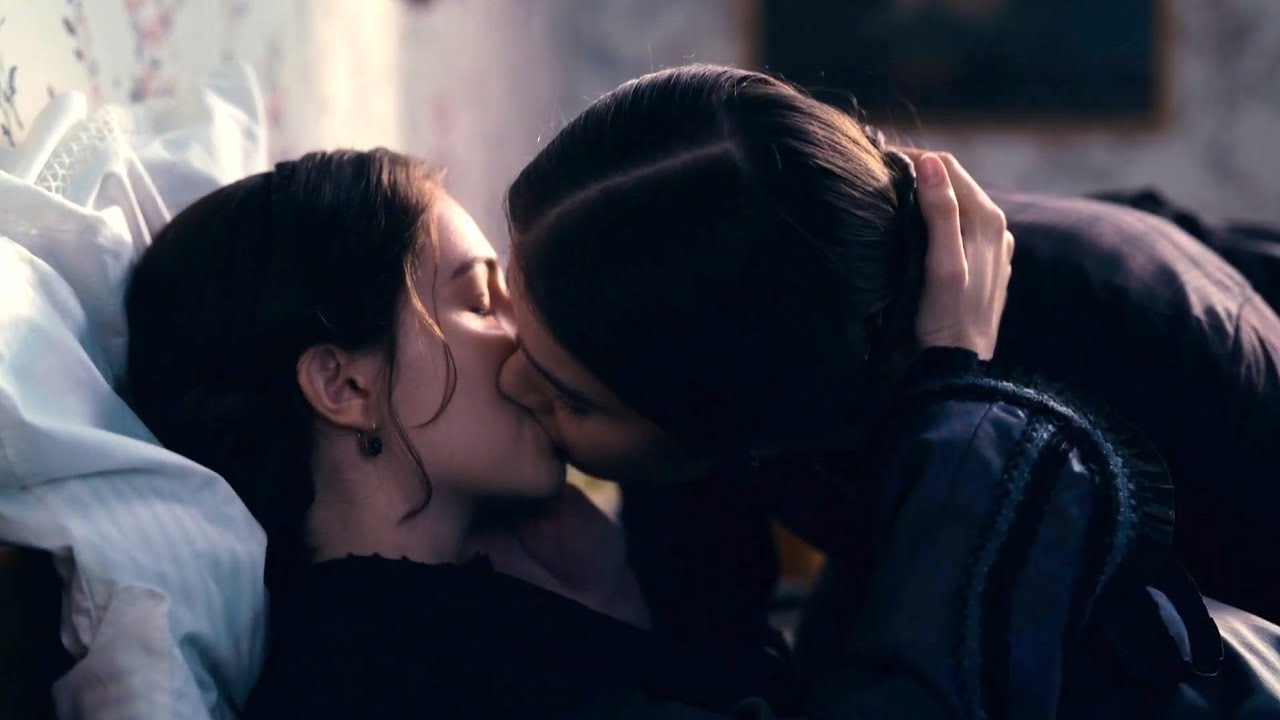 Dickinson Season 3 Kiss Scene — Emily And Sue Hailee Steinfeld And Ella Hunt 3x01 Youtube