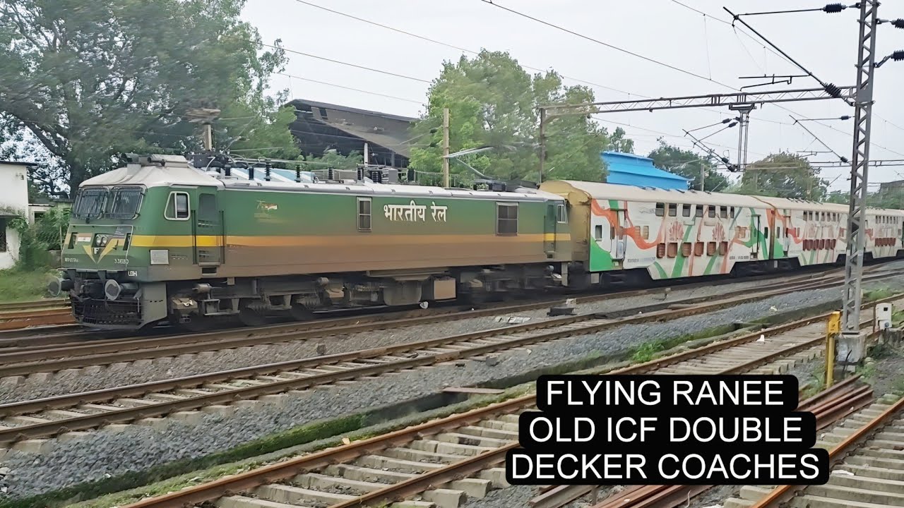 Old Non-AC Double Decker Coaches of Flying Ranee Arrived Valsad with ...