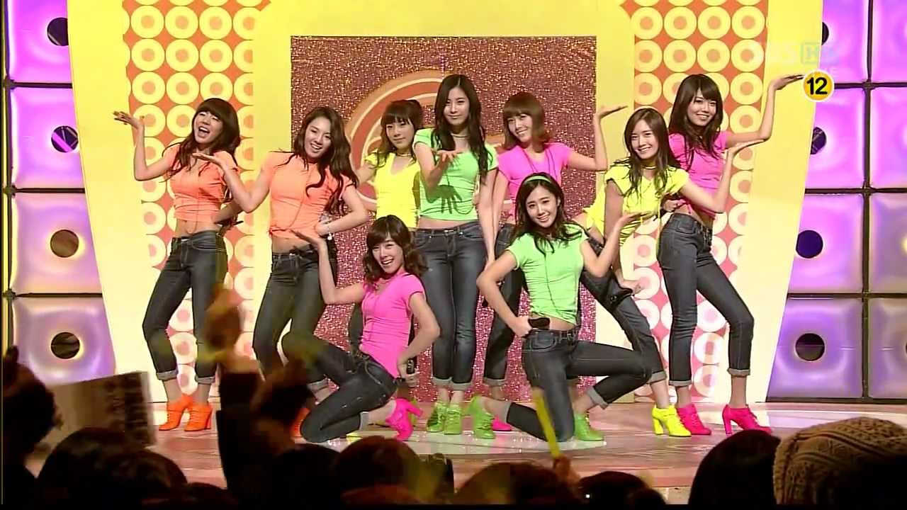 SNSD (Girls' generation) Gee Live 2009-01-18 HD 720p - YouTube