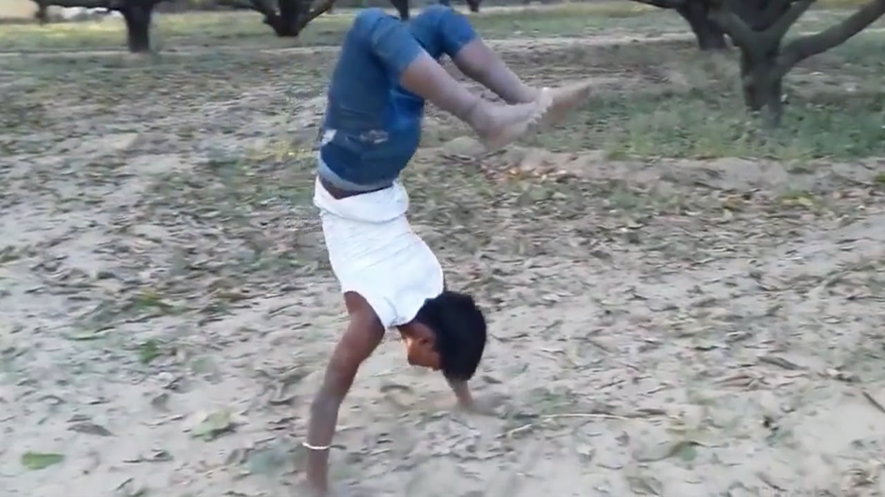HUMAN SCORPION DANCE - YouTube