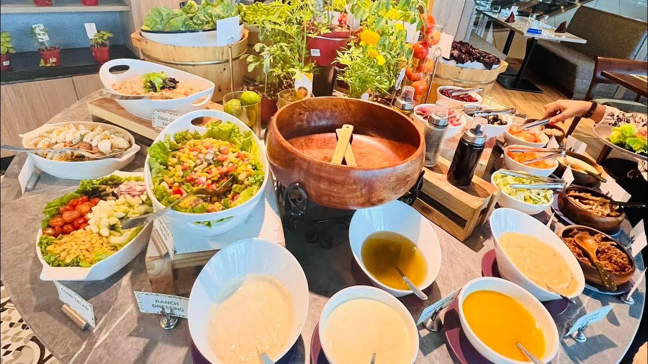 7 Corners Buffet Crowne Plaza Manila - YouTube