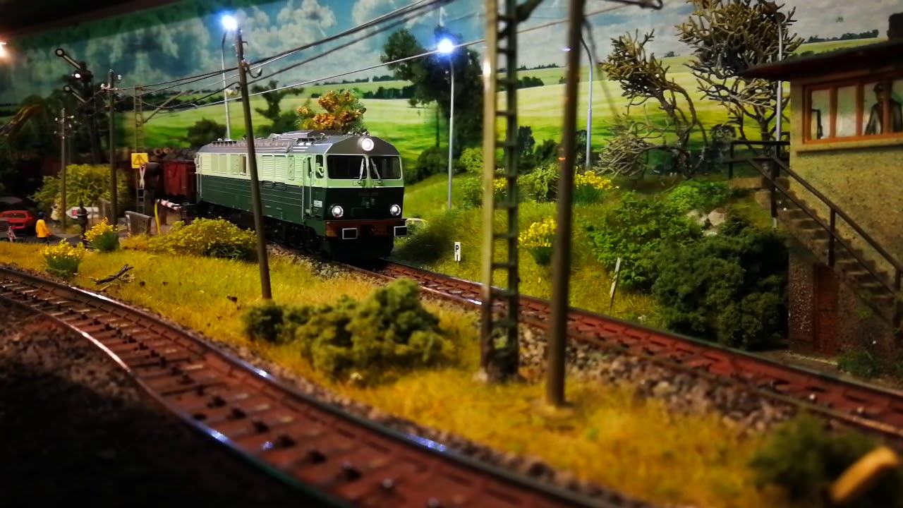 PIKO PKP SU46 Motor Start 👍 - YouTube