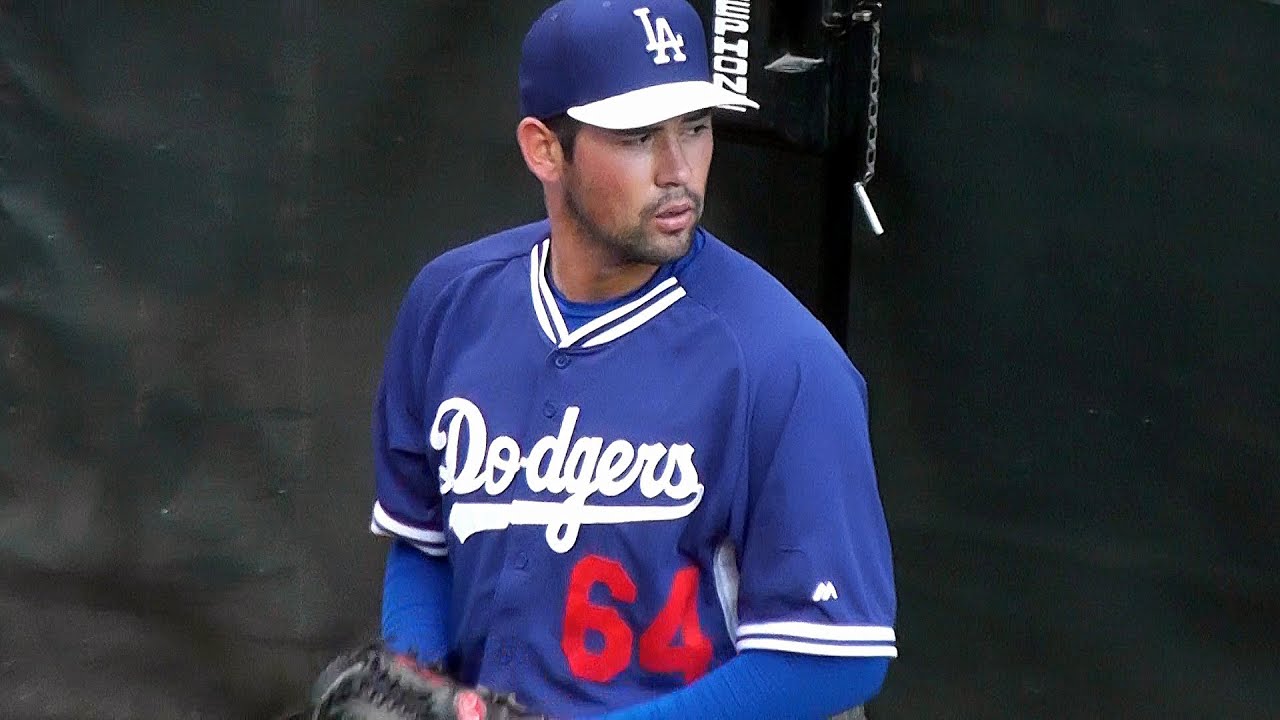Dodger Zach Lee 'Pitching' to Don Mattingly - YouTube