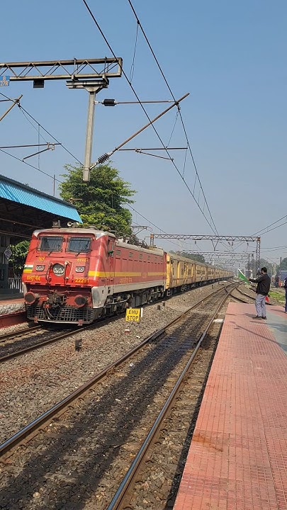 Cherry Red Wap-4 Leads Bagh Express furious Cross Bally Station #shorts #viral - YouTube
