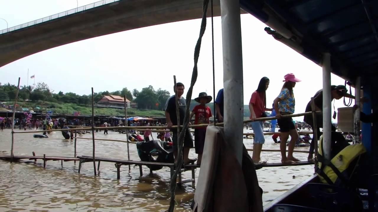 Songkran Mekong River - YouTube