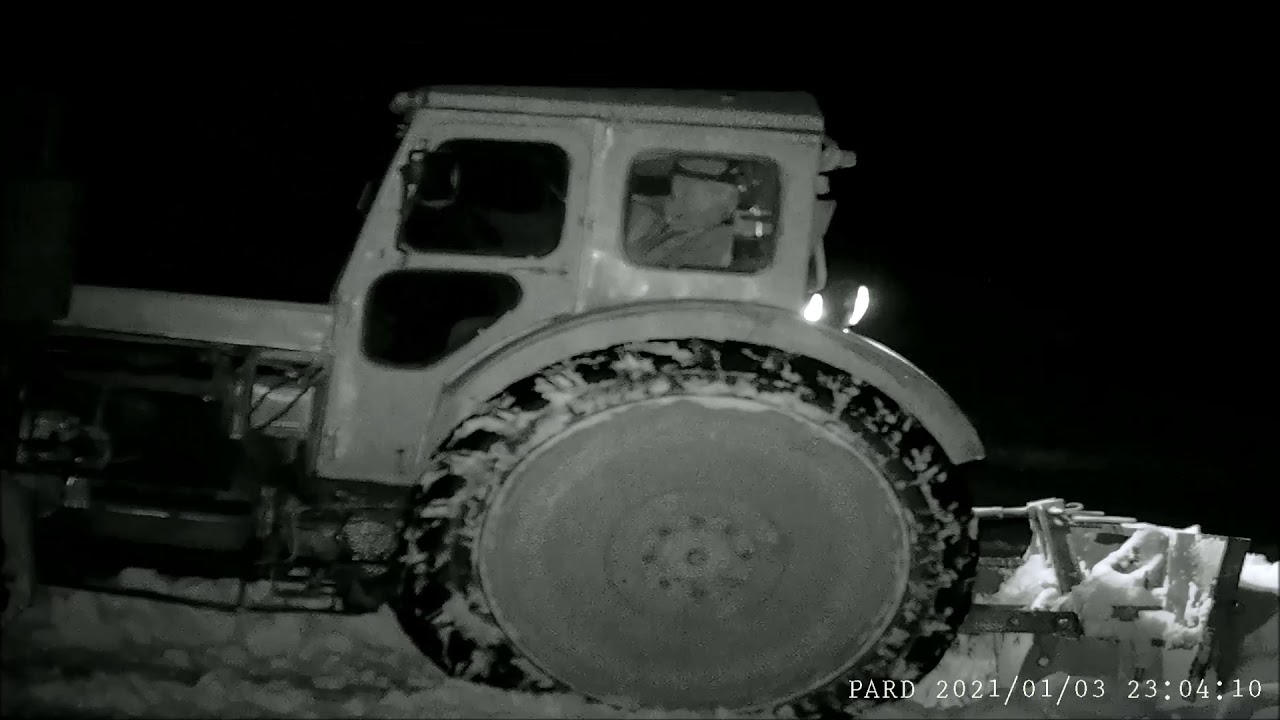 Plowing heavy snow with soviet T-40 - YouTube