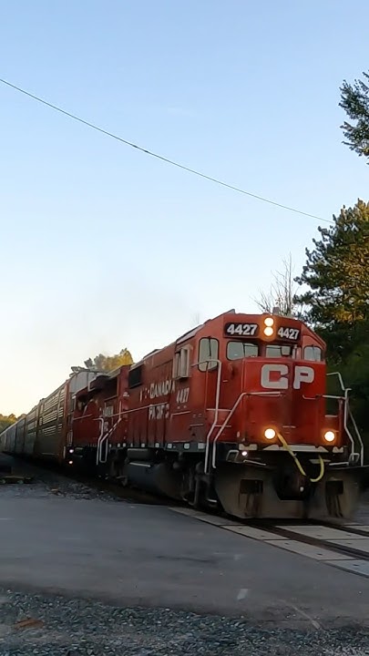GP38 LEAD! CP 4427 LEADS CPKC H17 - YouTube