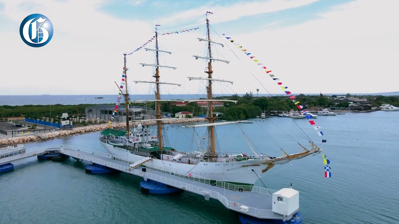 Arc Gloria - Colombian Naval Ship - YouTube