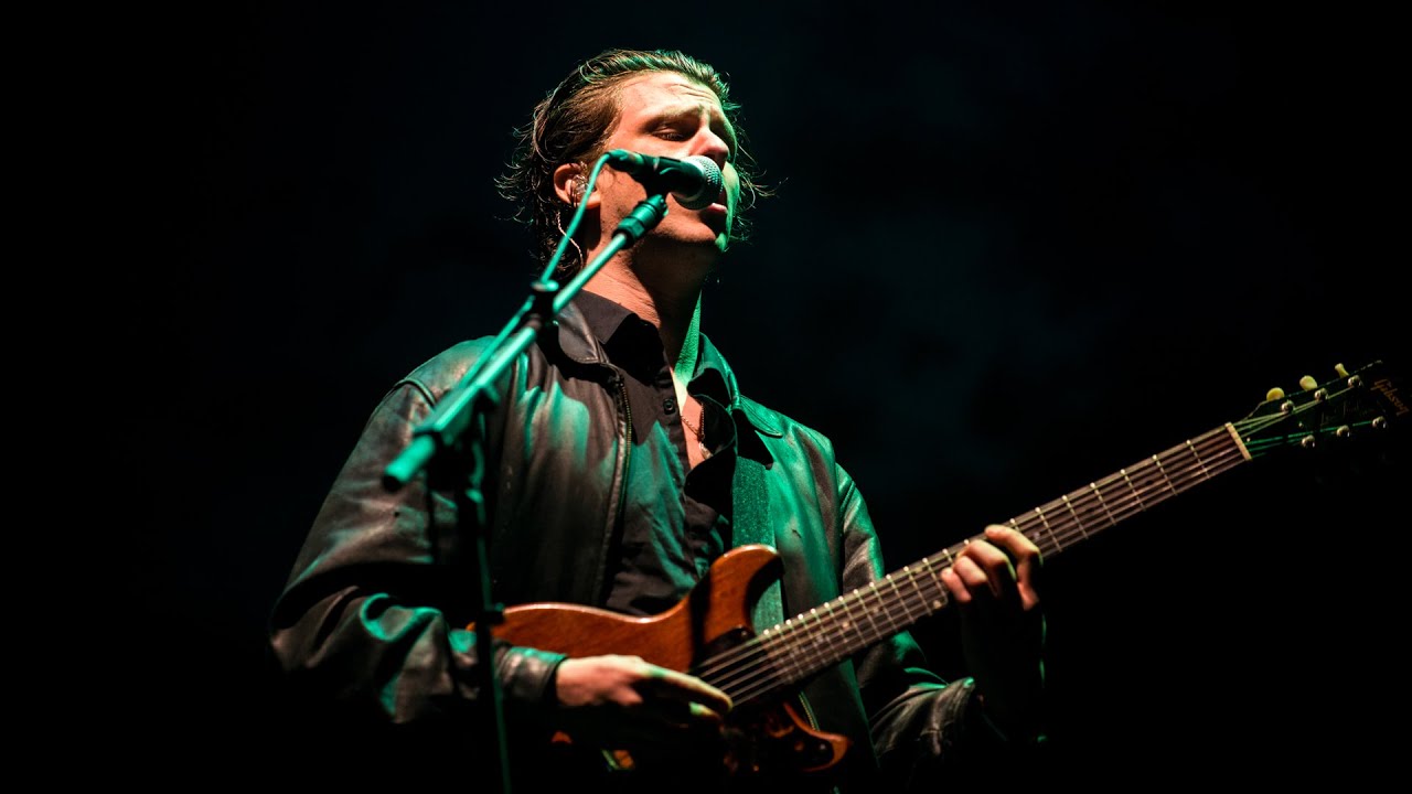 Jamie T - Zombie (Radio 1's Big Weekend 2015) - YouTube