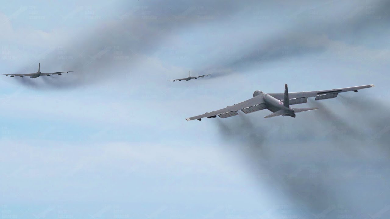 Massive Amount of Super Smoky US B-52 Takeoff at Full Throttle - YouTube