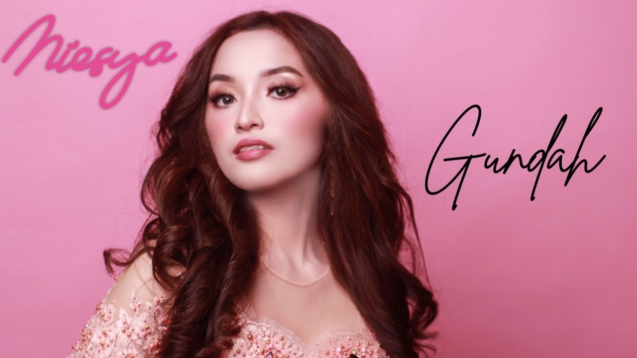 NIESYA - GUNDAH (OFFICIAL LYRIC VIDEO) - YouTube