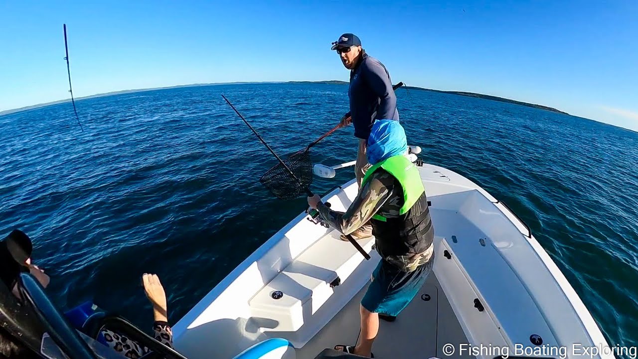 Boating to Moon Point on Fraser Island & Discovering A Deserted Island ...