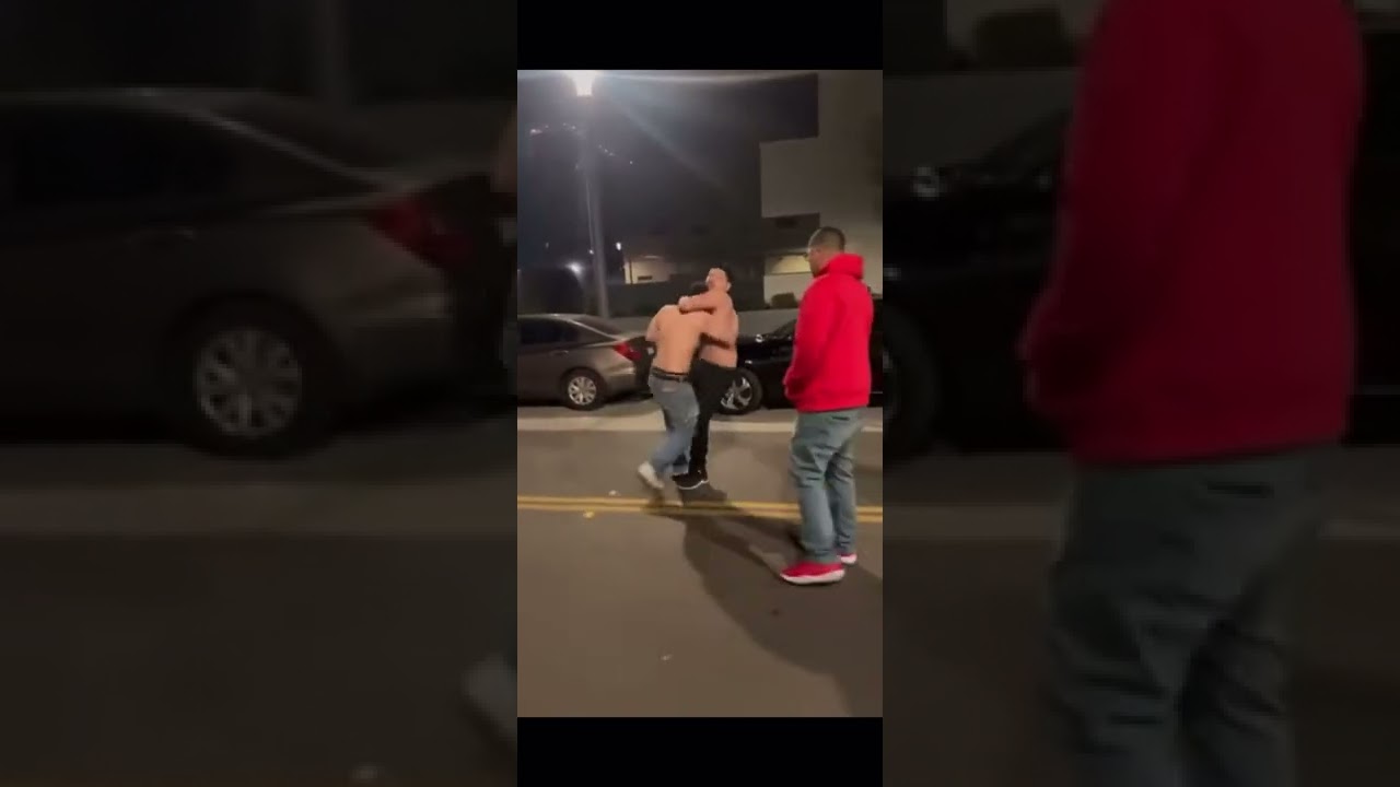 Fresno fights 2022 mckenzie 3900blk vs college 300blk - YouTube