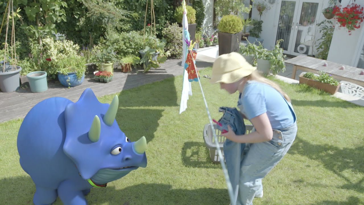 My Petsaurus CBeebies - WASHING - Clip - YouTube
