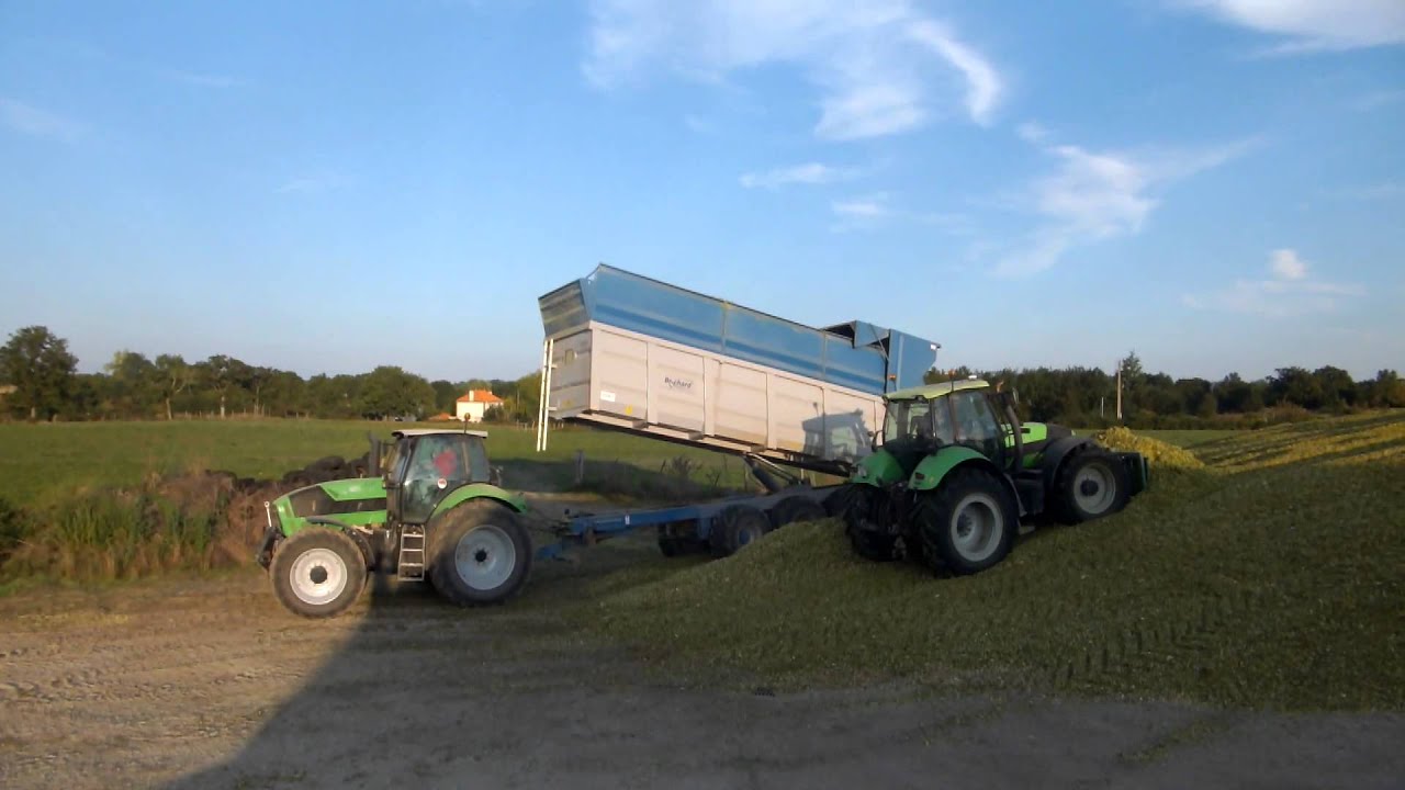 ensilage de maïs au tas d'ensilage 2014 avec Deutz Fahr TTV630 et ...