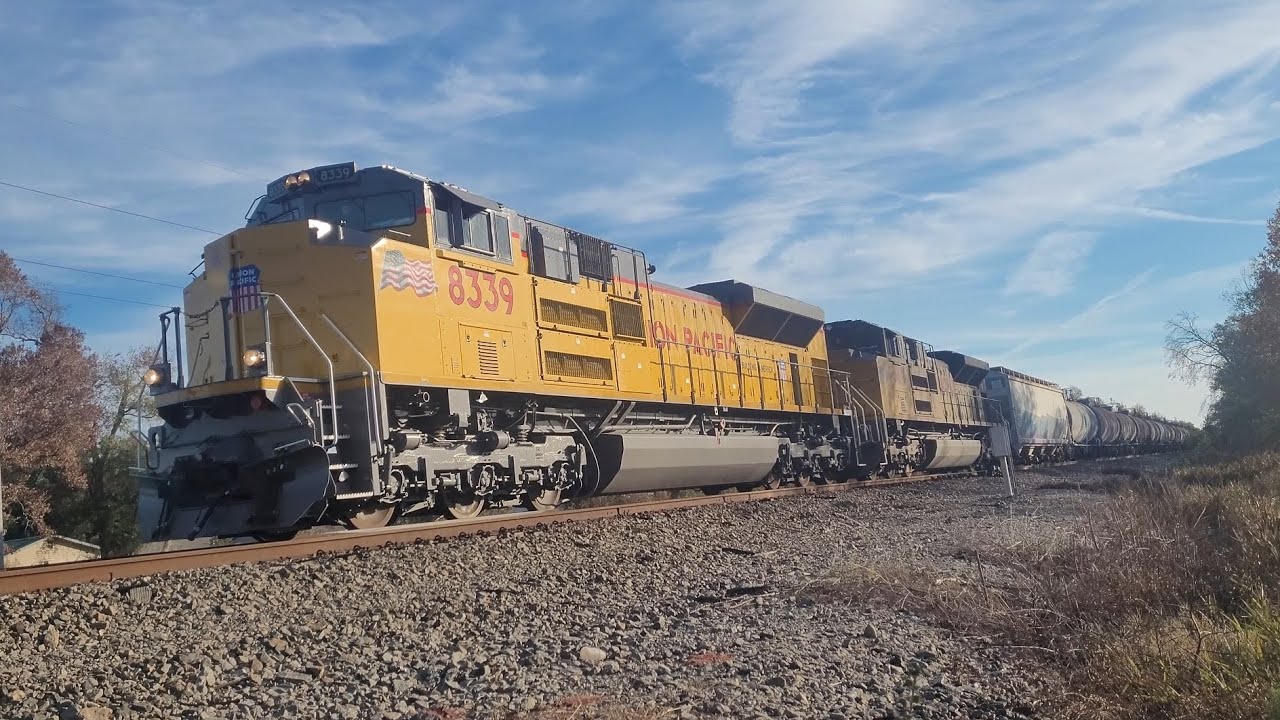 UP #8339 leads a slow WB UP-QFP out of Livonia, Louisiana!!! - YouTube