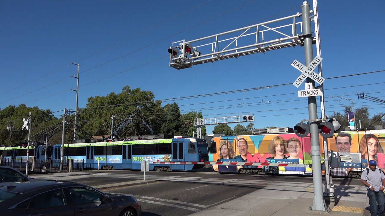 SACRT 220 Light Rail Blue Line Inbound, Broadway Railroad Crossing ...