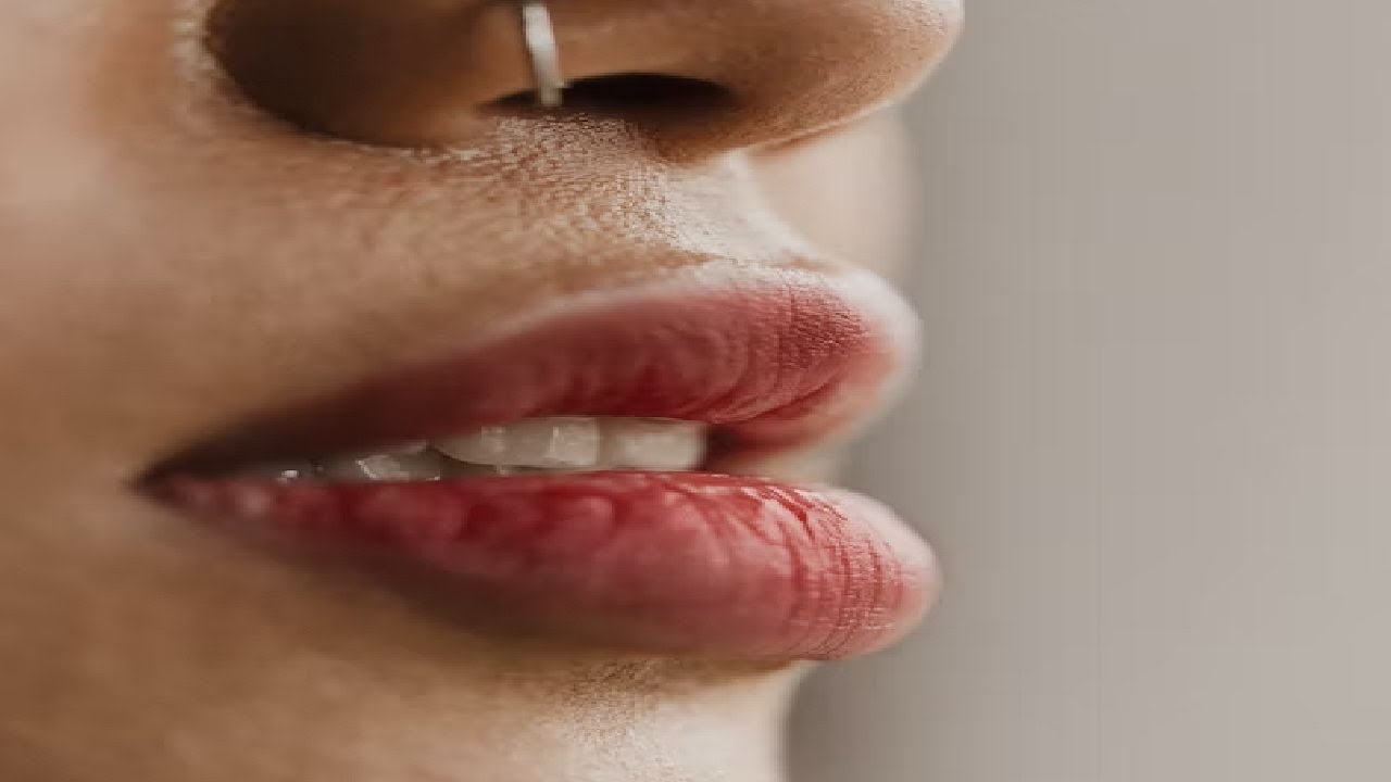 how to get smaller lips in a week - YouTube