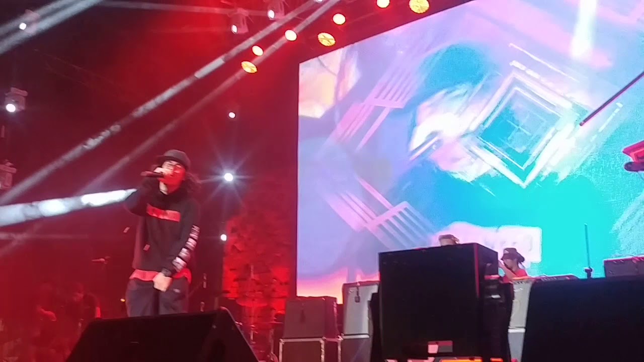 Diwata by Abra at the Coke Studio For Marawi concert - YouTube