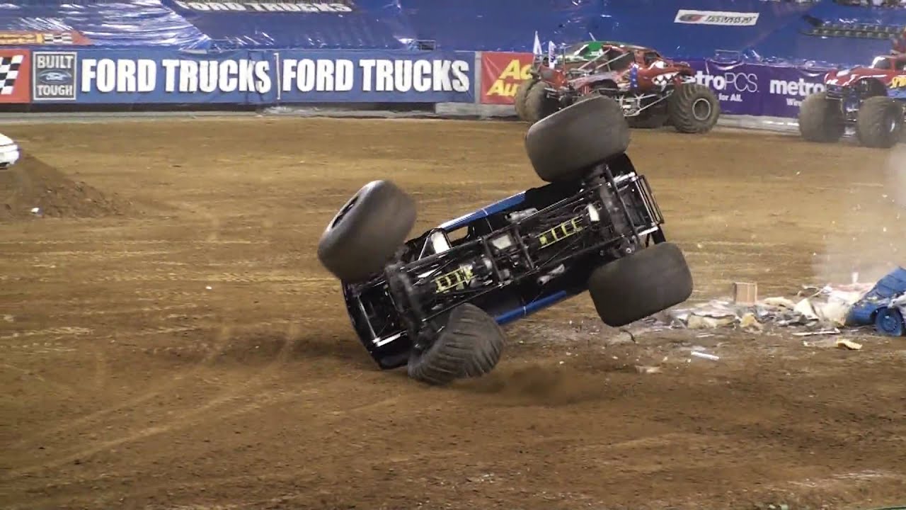 Monster Jam Philadelphia AIR FORCE AFTERBURNER Crash - YouTube