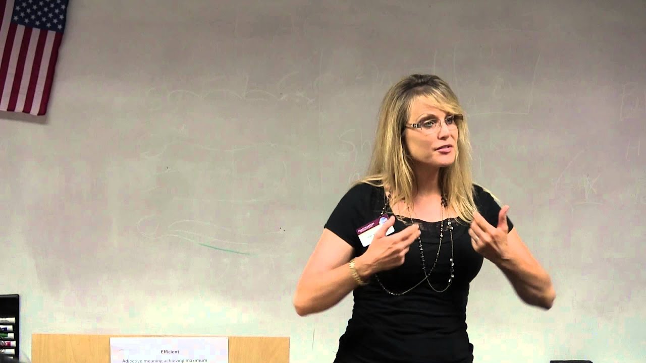 Toastmasters for Leaders member Janet Walters evaluates speech by Bill ...