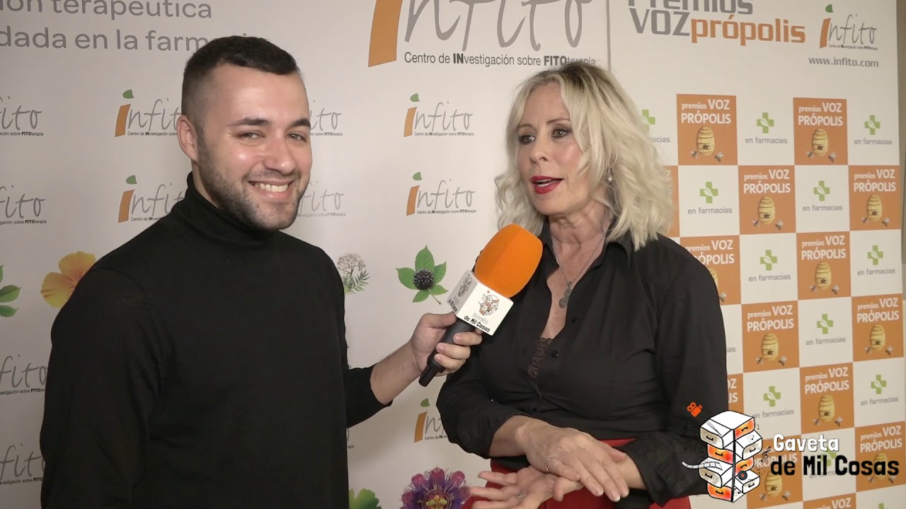 MÓNICA NARANJO Y MIRIAM DIAZ AROCA, PREMIO 'VOZ PRÓPOLIS' 2019 - YouTube