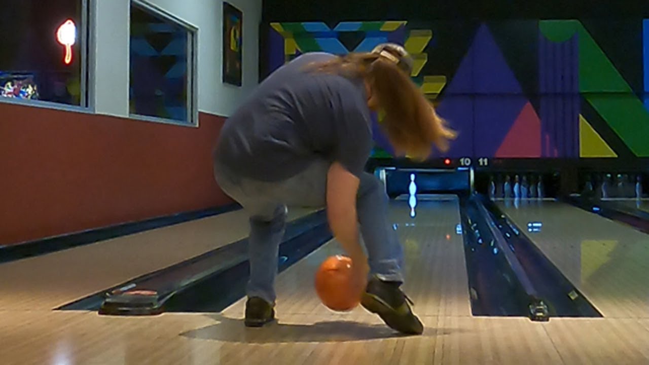 4 Pin Spare - Bowling Between the Legs - YouTube