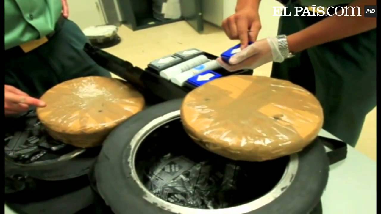 Así detecta la Guardia Civil la droga en el aeropuerto - YouTube