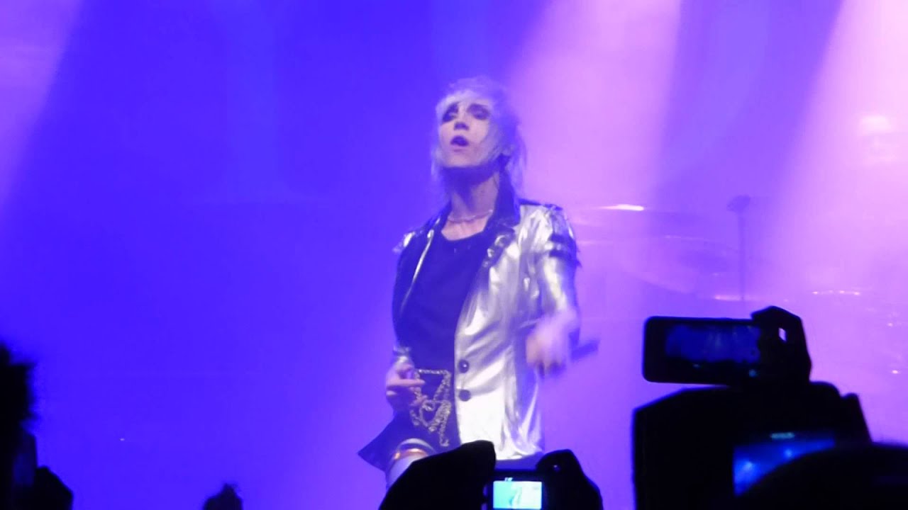 YOHIO - INTRO 1 - REACH Live Fryshuset 2015-10-03 - YouTube