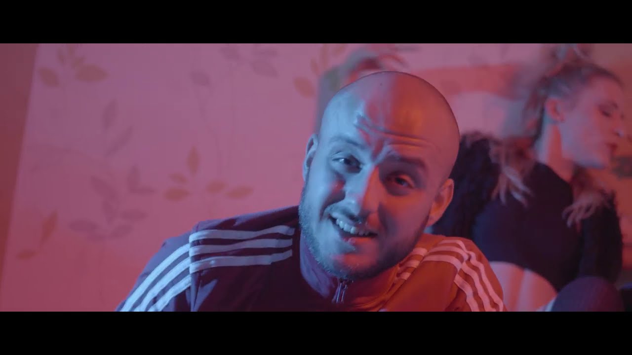 JAMES | Maska (official video) - YouTube