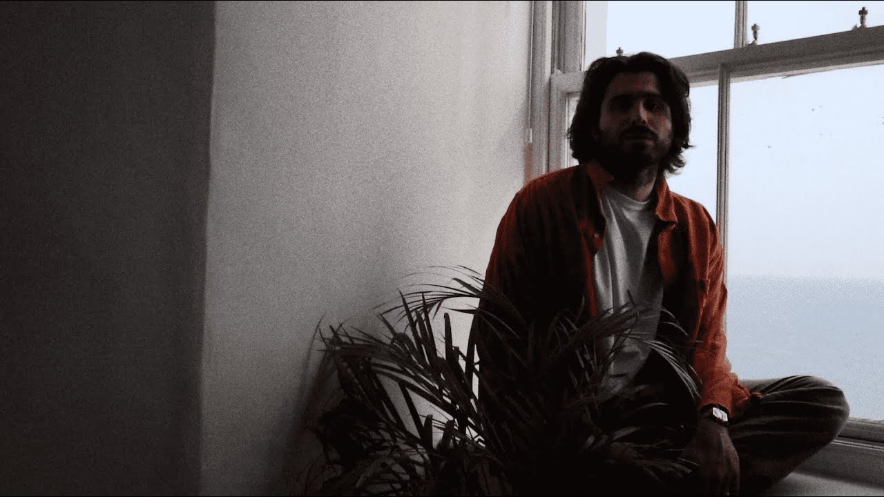 Vraell - Flicker [Official Video] - YouTube