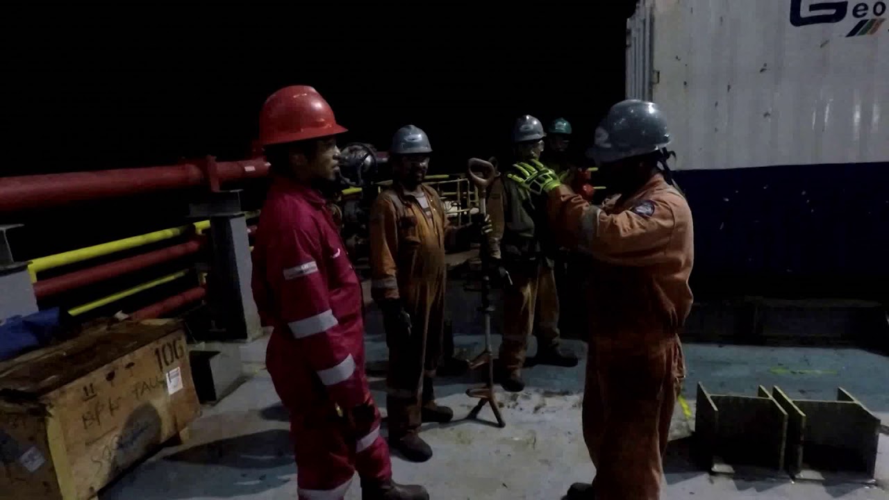Safety video (short) : Lifting Operation - YouTube