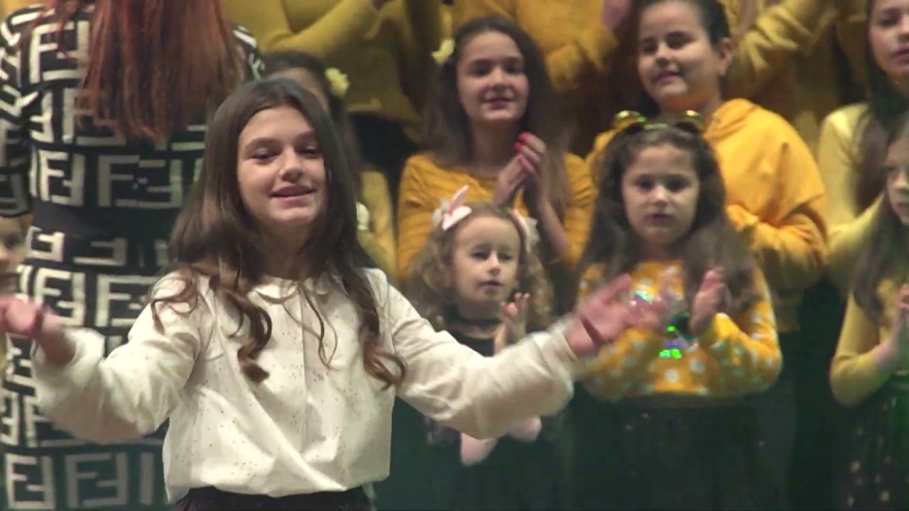 Eliza Rushiti - Dua të jetoj - "BLETËZAT - 2018" - YouTube