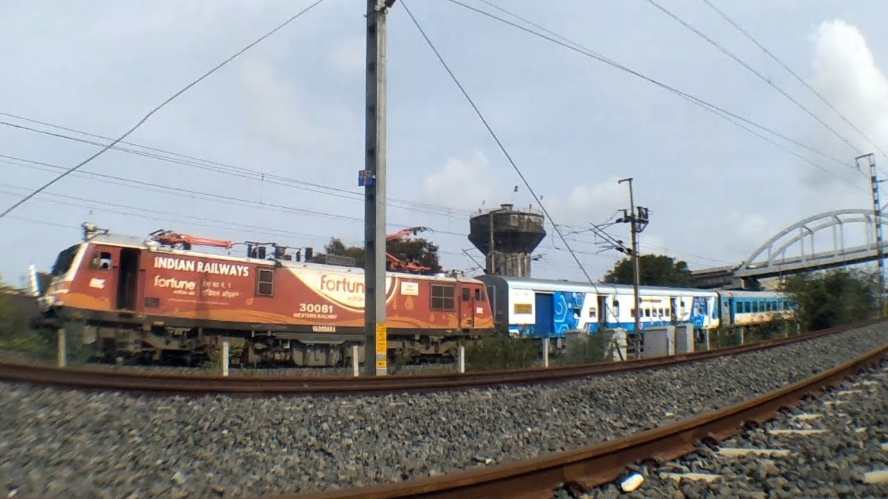 Recently added 2 Vistadome coach in Karnavati Express | कर्णावती ...