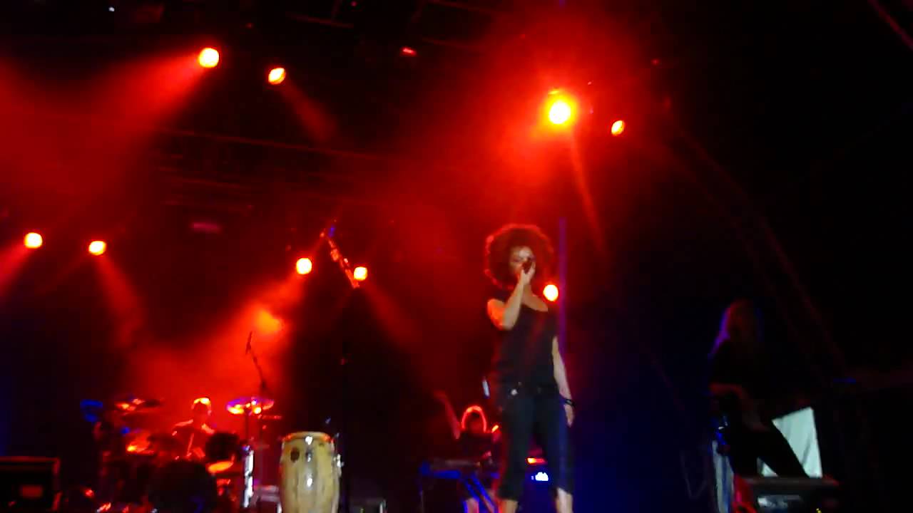 Moby - Flower @ Live in Brasilia - YouTube