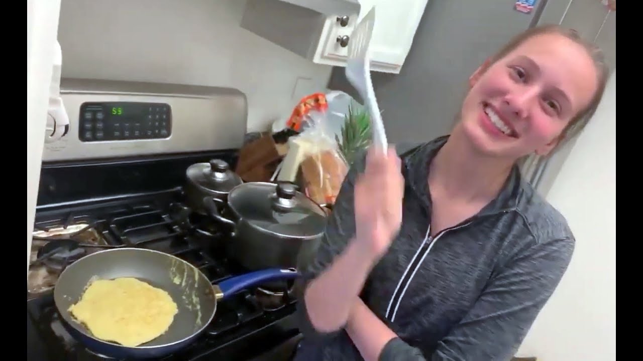 #ThrowBack Cooking Show: Kate starts makin puddin but couldnt finish so ...
