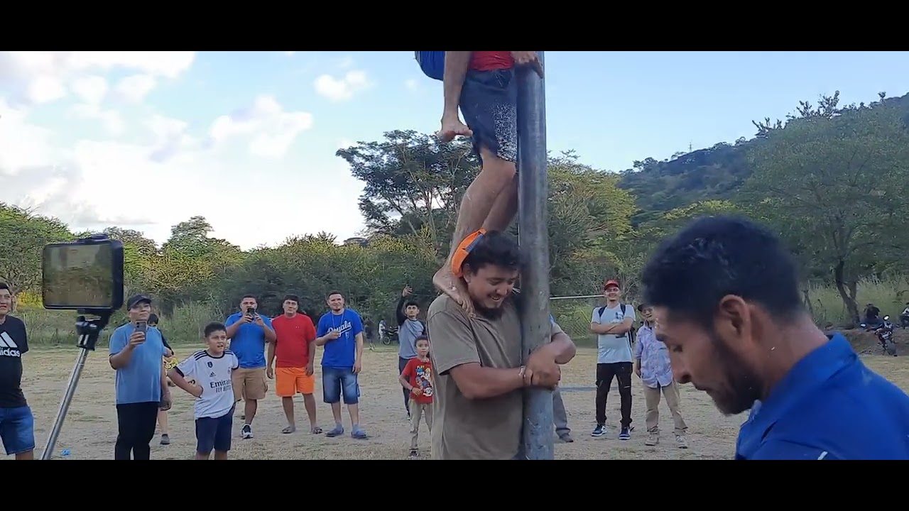 aki en la suncuya biendo el palo ensebado - YouTube