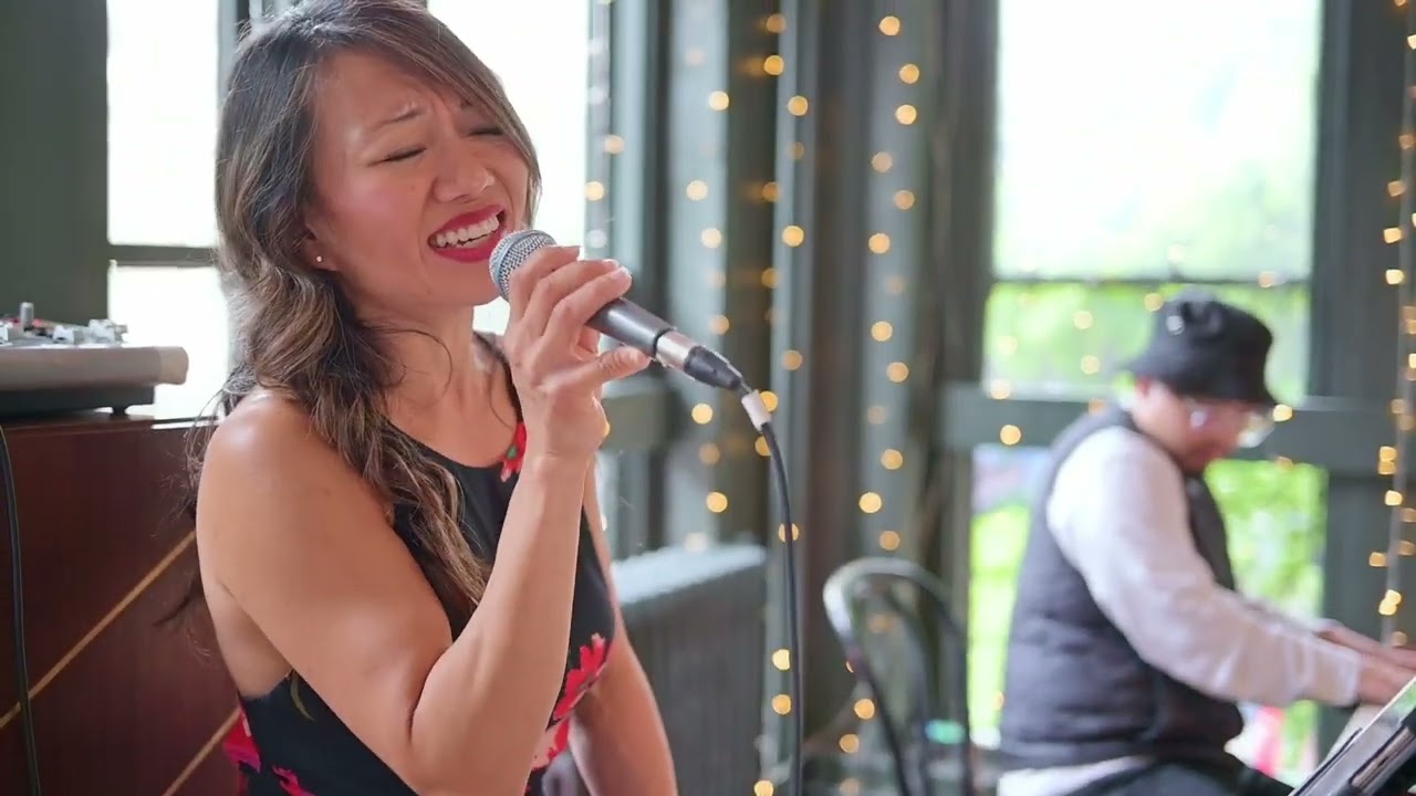 PHONIX Jazz Duo with Jackie Nguyen - YouTube