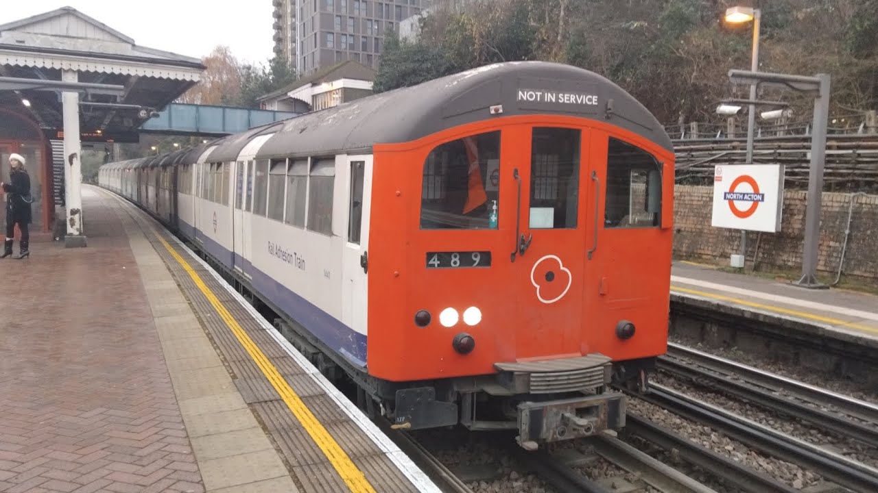 Central Line - 1962 Tube Stock - Rail Adhesion Train - Leaves North ...
