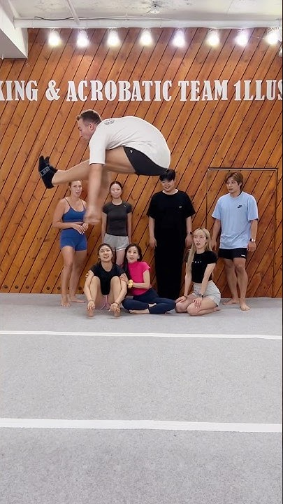 상위 1%만 가능한 점프 챌린지⁉️😱 Stick Jump Challenge - YouTube