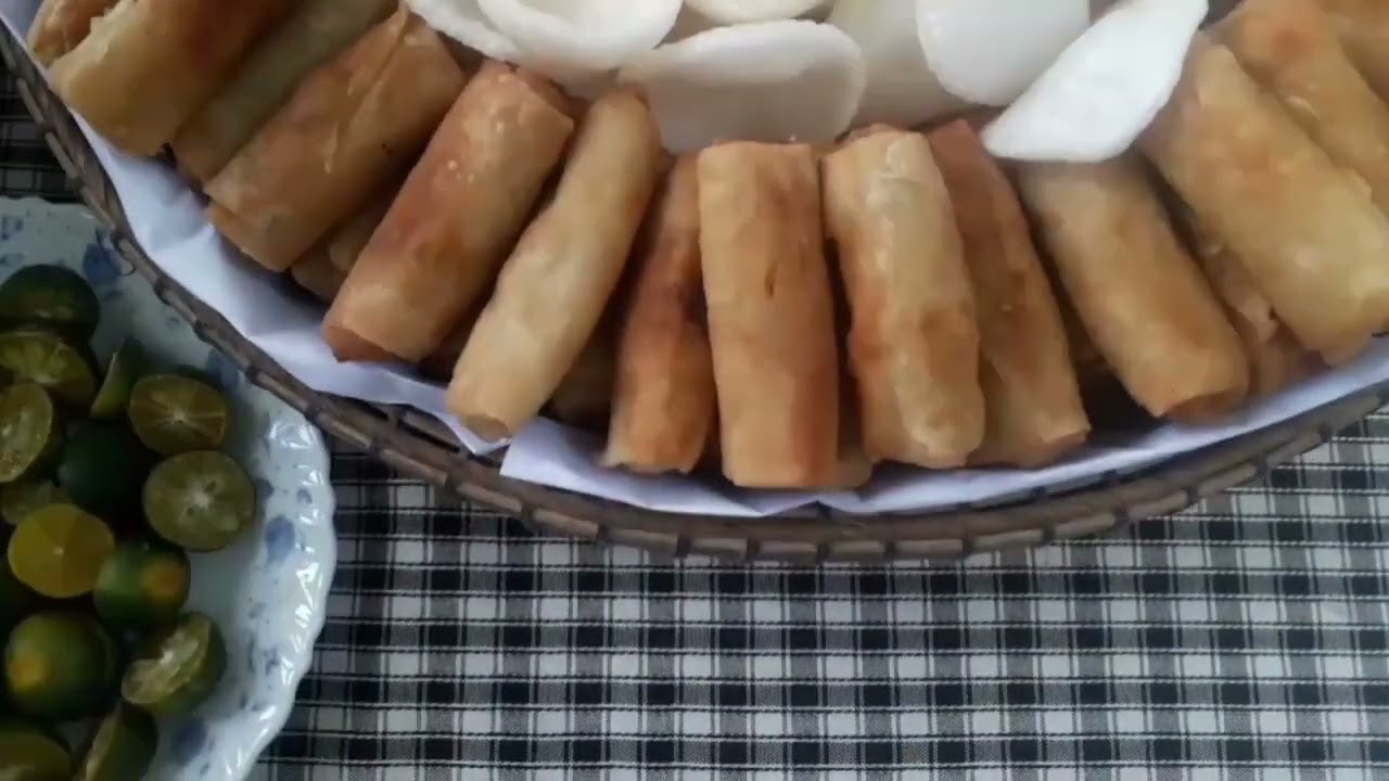 LUMPIA AT PRAWN CHIPS - YouTube