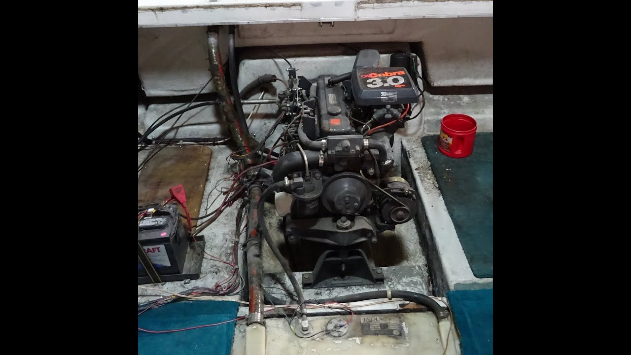 92' Hurricane Sundeck - Transom Repair. Part 2 - Removing the OMC Cobra ...