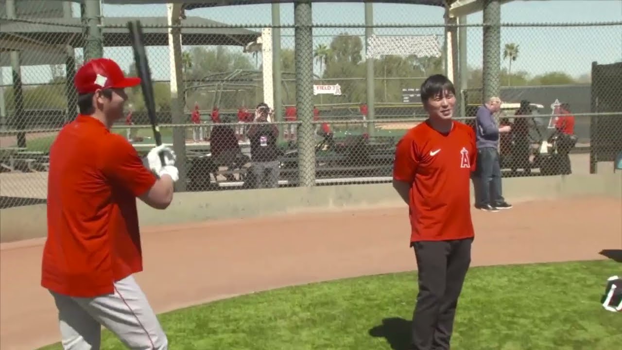 Shohei Ohtani and Angels hold 1st spring training workout | MLB ...