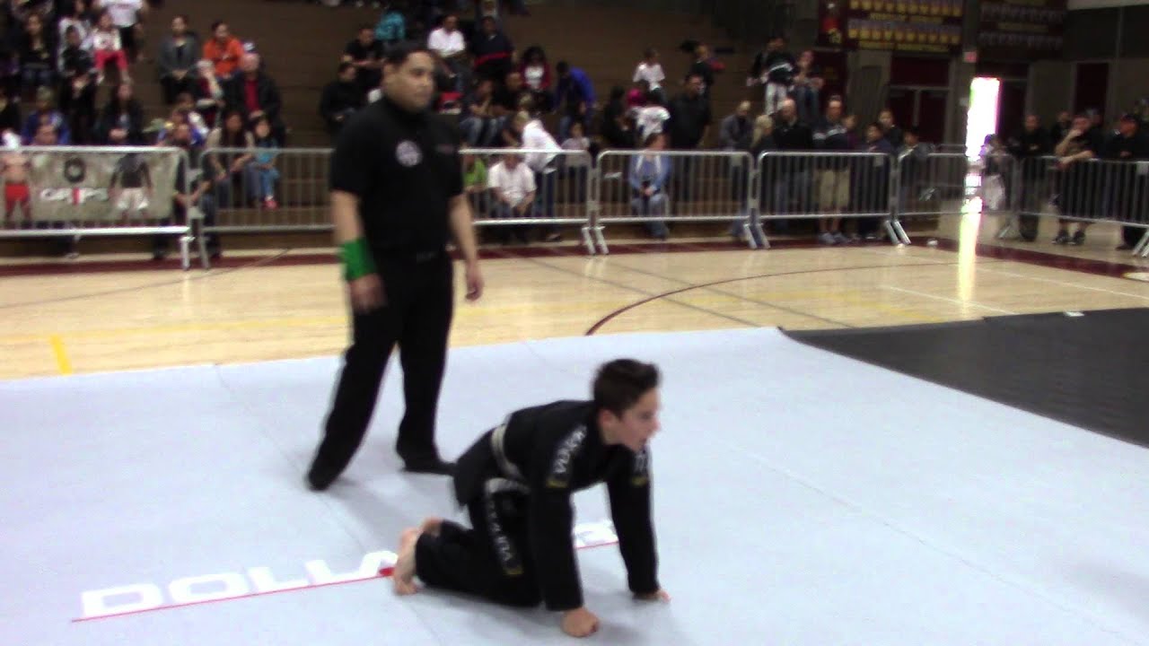 jaden shuman (elite/cleber) vs elijah valdivia (halojiu jitsu) - YouTube