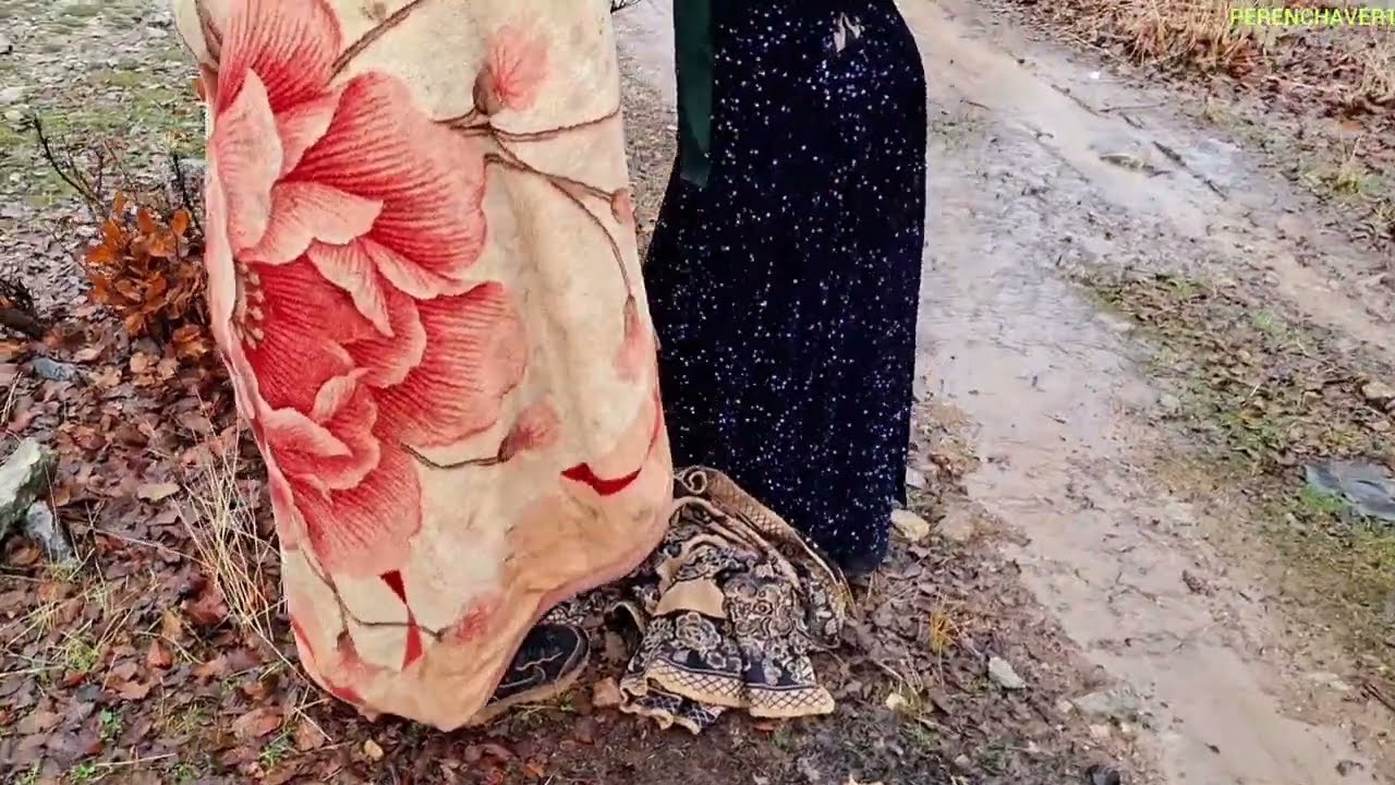 The merciless flood engulfs Nargis and her children 💧🌧 - YouTube