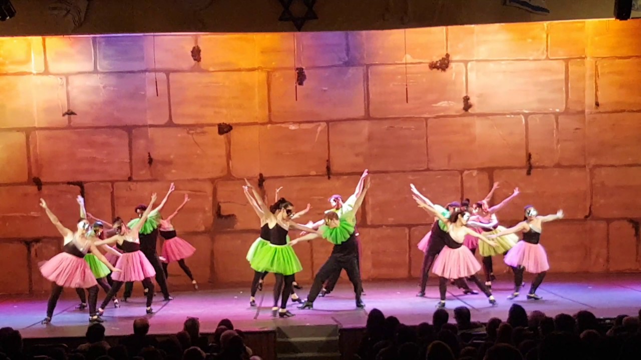 Chag Purim - Carmel - YouTube