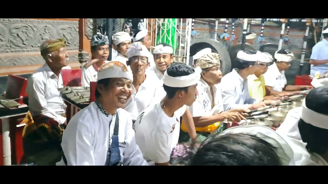 Tari sekar taman pagesangan saren | odalan kelebut - YouTube