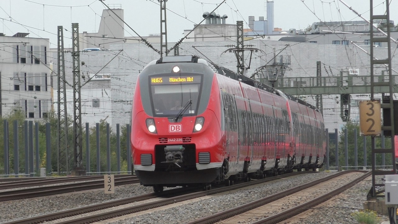 Werdenfels Rail Regional Train on busy Downtown Rail Corridor - YouTube