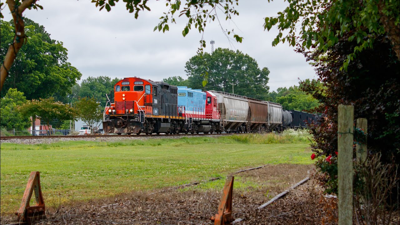 CLNA 7048 A rare Ex CN GP9RM Leads Local 120 Still in CN Colors! - YouTube