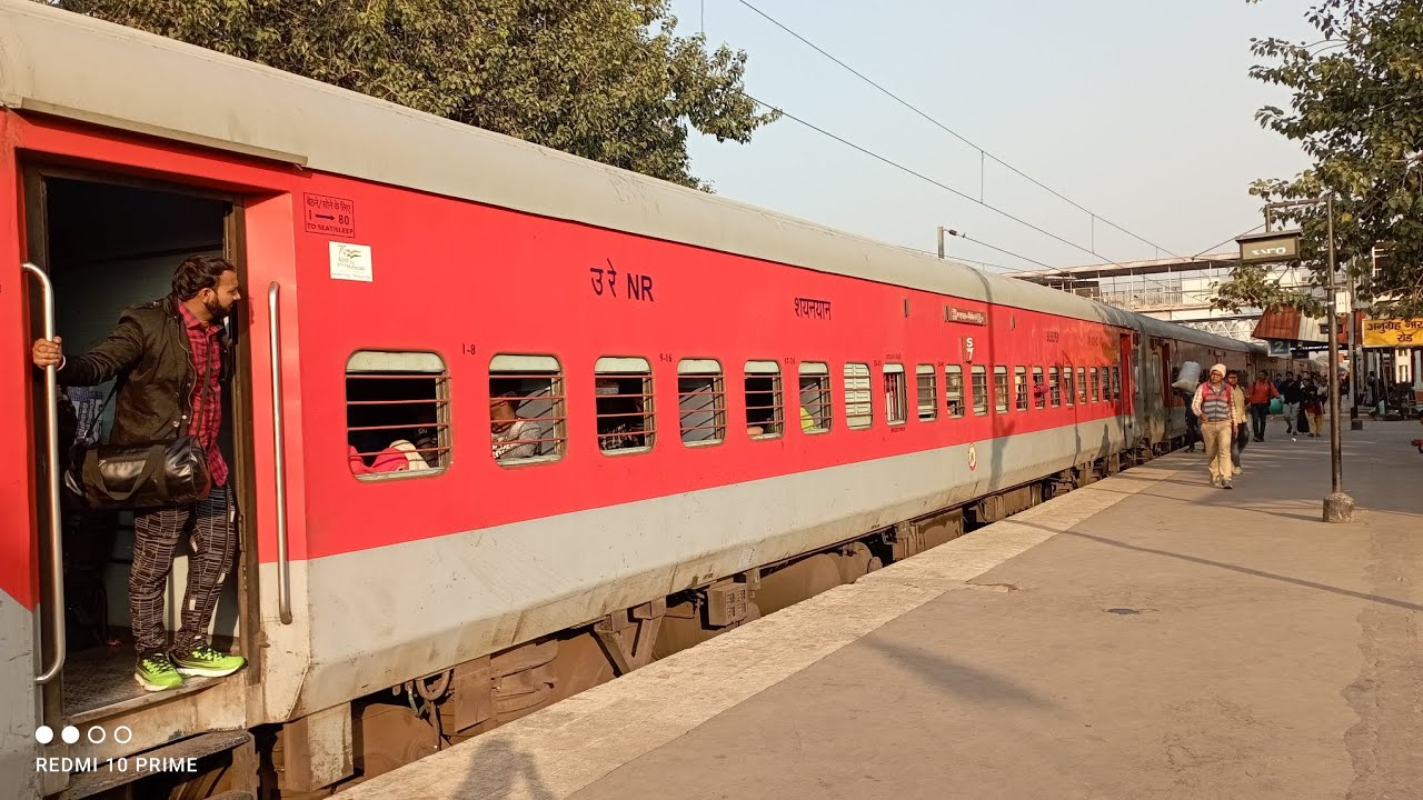 12381 Poorva Express via Gaya Jn | Howrah to Varanasi Journey vlog ...